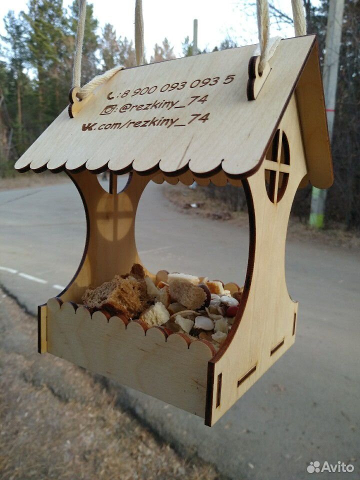 Кормушка и скворечники для птиц