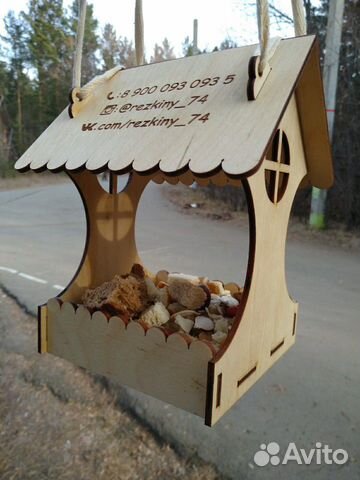 Кормушка и скворечники для птиц
