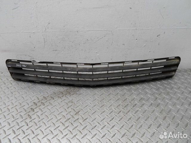 Заглушка (решетка) в бампер Mercedes C-klasse W204 купить в Москве ...
