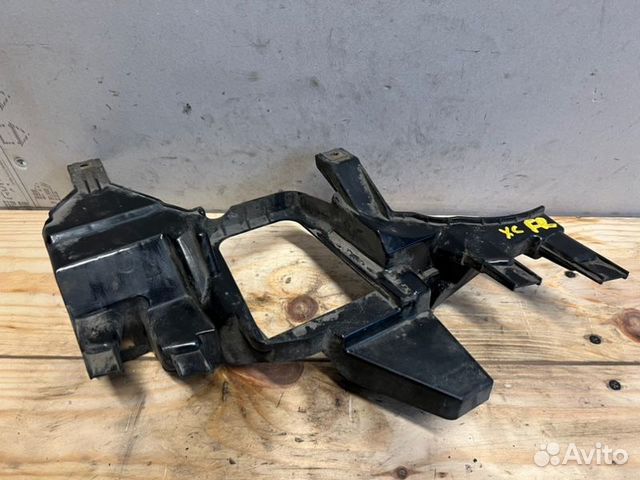 Кронштейн фары правый Bmw E65 E66 купить в Санкт-Петербурге BMW ...